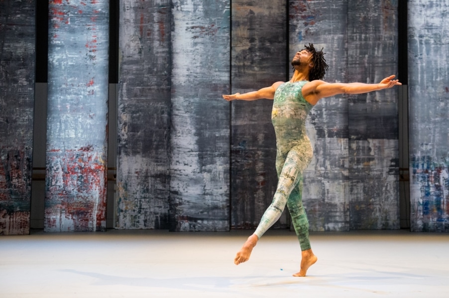 Le ballet Rambert célèbre Merce Cunningham - Sceneweb
