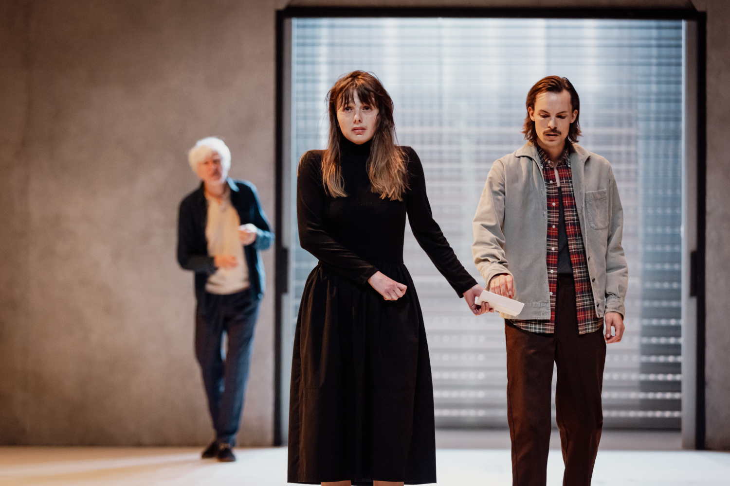 Julie Duclos met en scène Grand-peur et misère du IIIe Reich de Bertolt ...